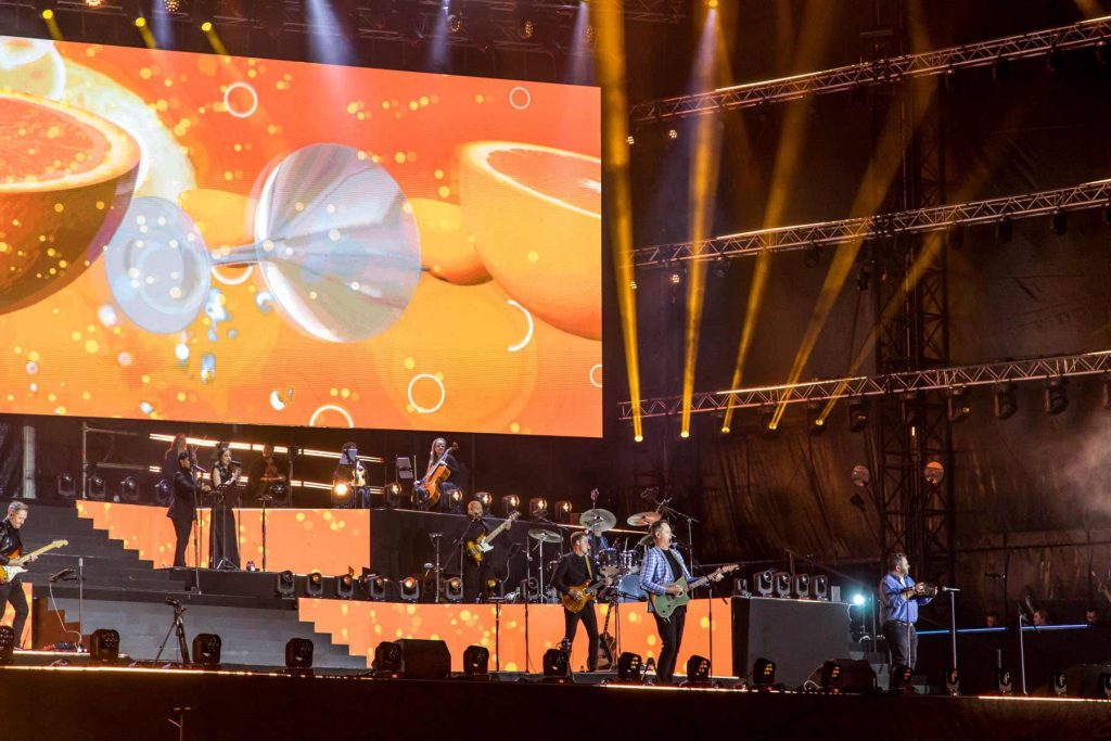 Kingvisionled’s Outdoor P3.9 8x3m Led Screen For Stage Backdrop In ...